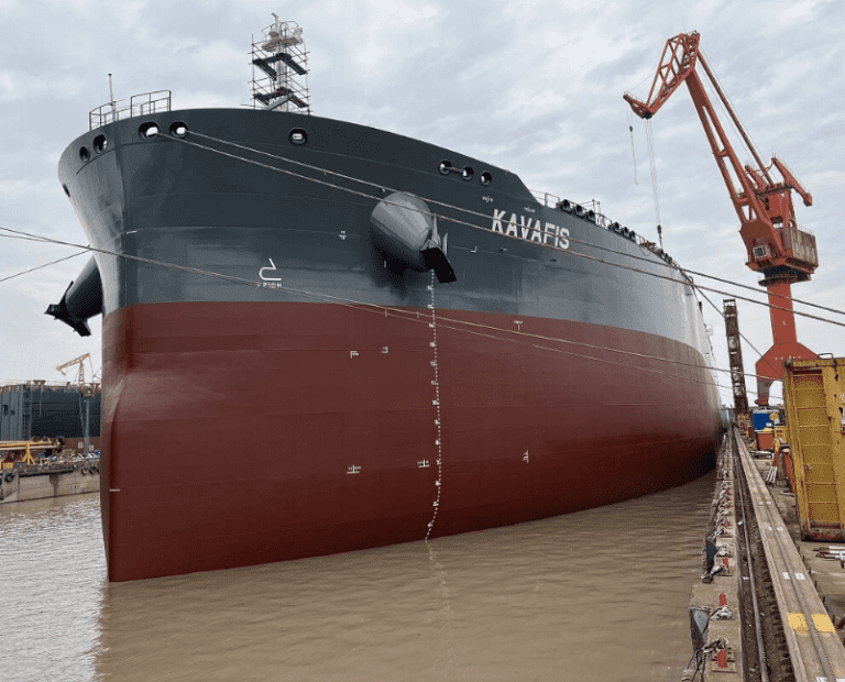 Greeks frontrunners in Oil Tanker and LNG Carrier fleet renewal: New ...