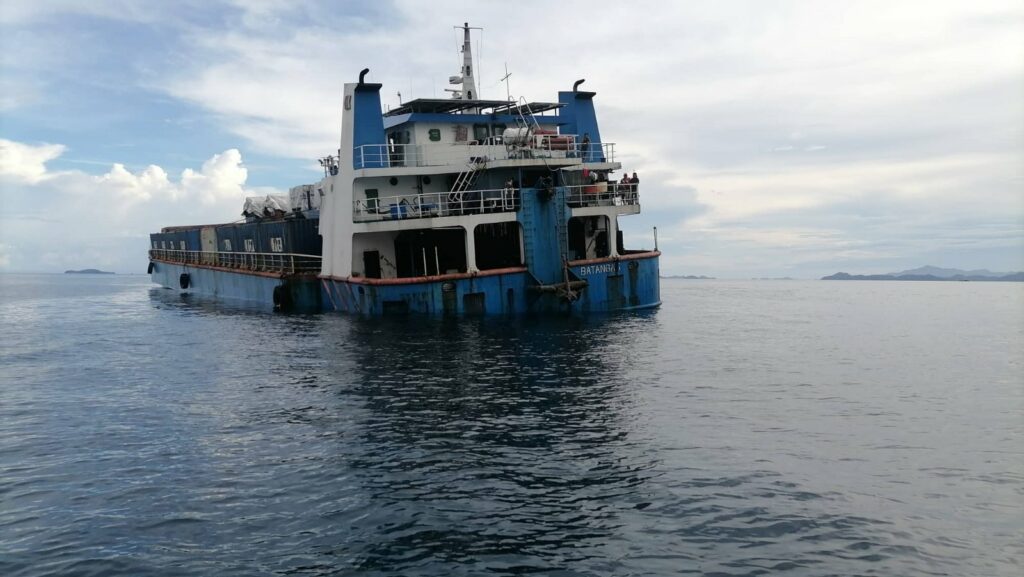 Update on the Ship LCT "Lady Alina" that went aground in Philippines | Ship Accidents | Shipping ...
