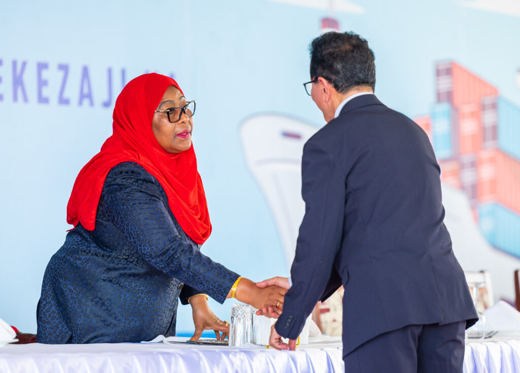 Tanzania Signs 30-Year Deal With DP World to transform Dar es Salaam ...