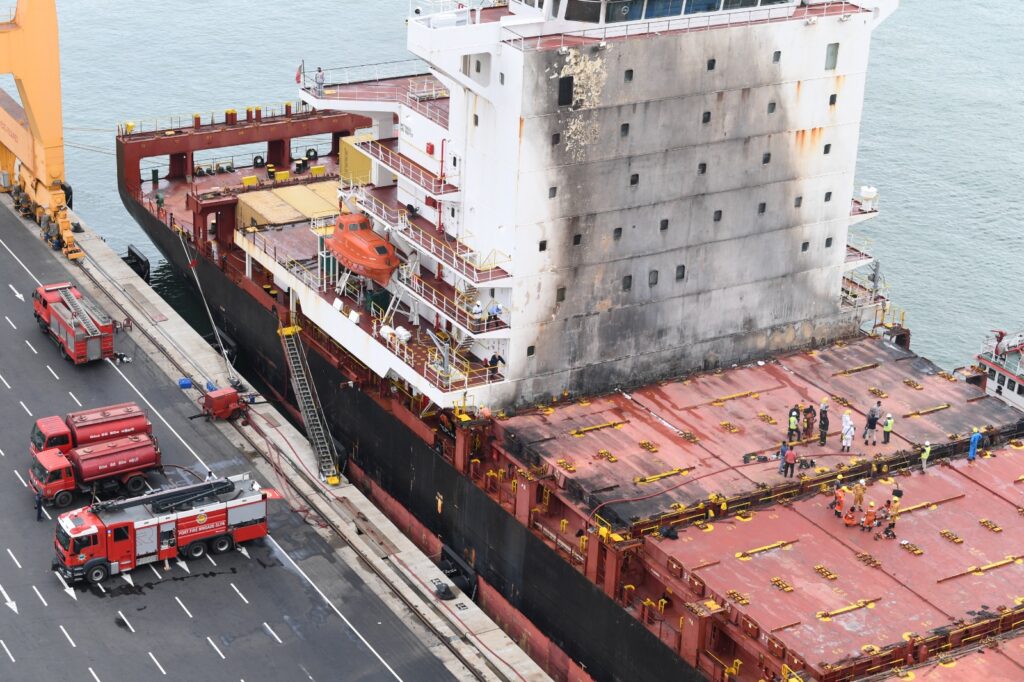 Fire on MSC Capetown III at the port of Colombo | Ship Accidents ...